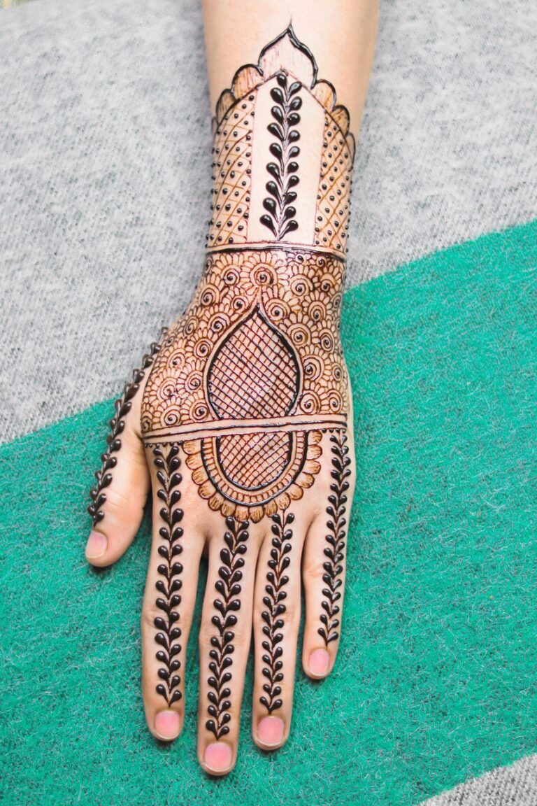 Simple left hand Mehndi designs by Nandipha Mntambo on Mehndi World